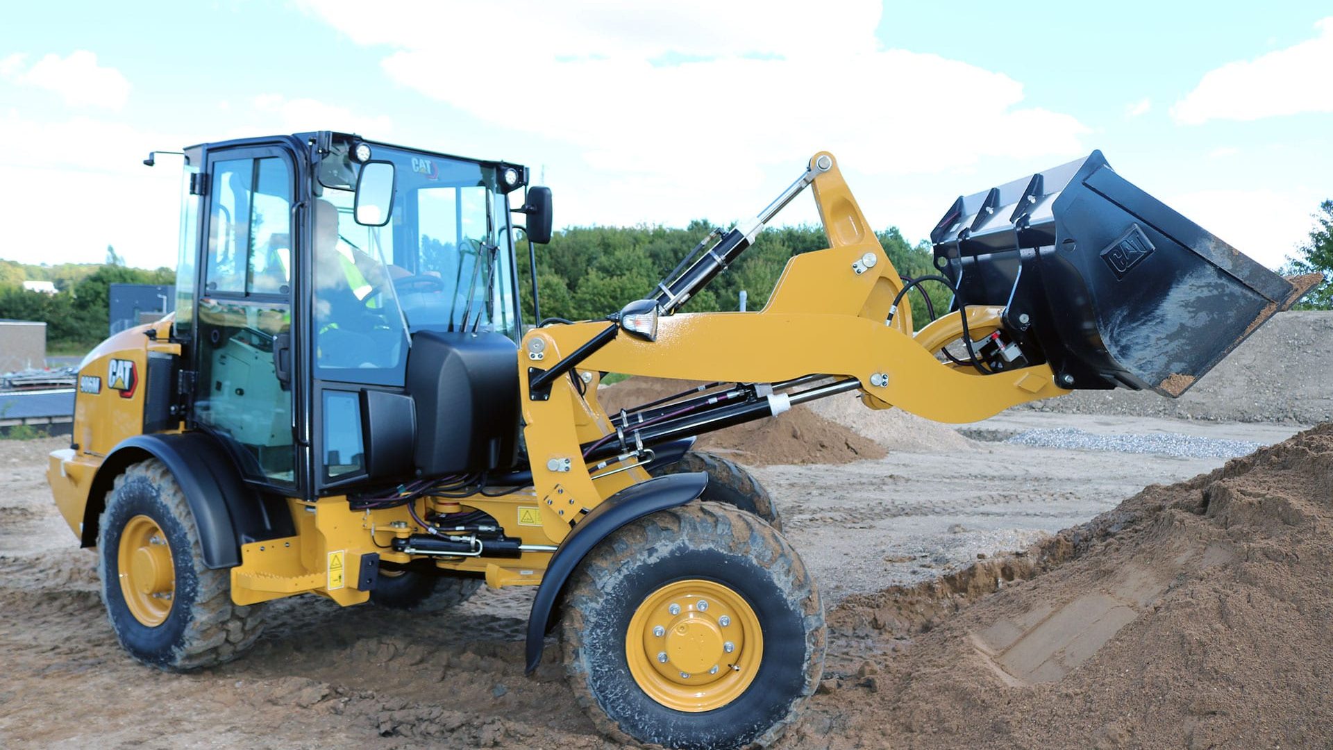 Køb Cat 906M læssemaskine til særpris kr. 395.000,- ex. moms - Zeppelin ...