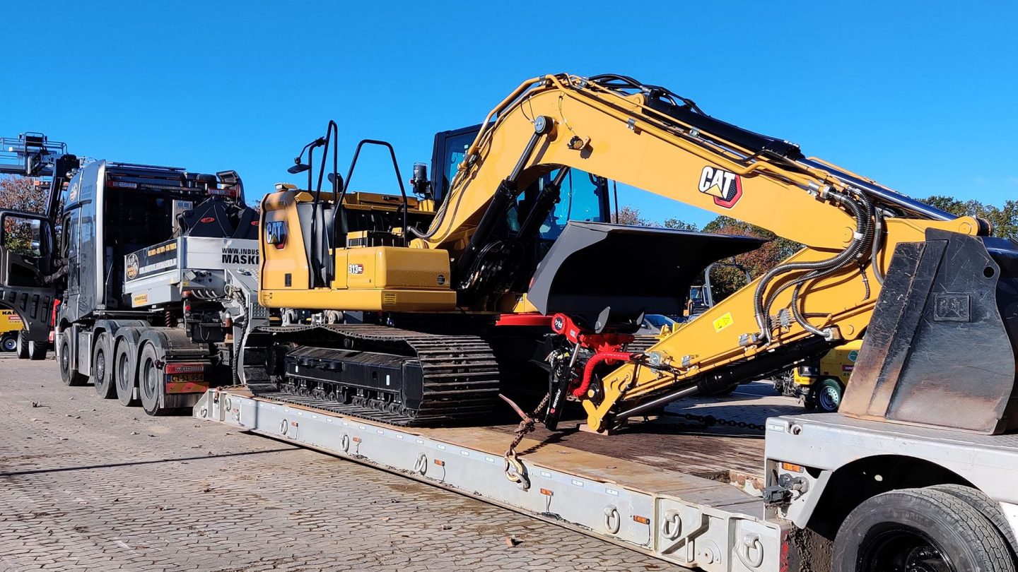 Cat gravemaskiner og læssemaskiner til Industrivejens Maskiner ...