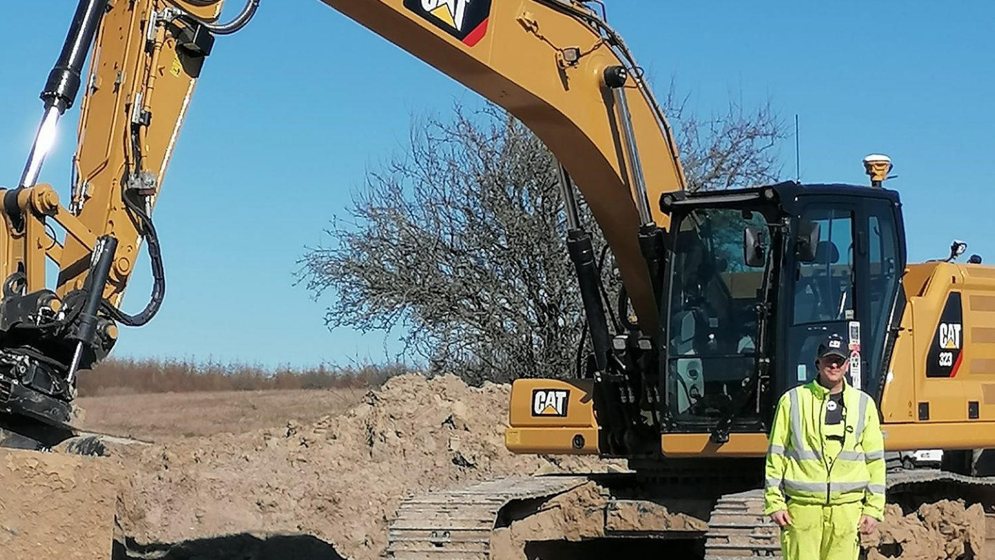 Cat 323 next gen gravemaskine med Cat Tilt Rotator System - Zeppelin CAT DK