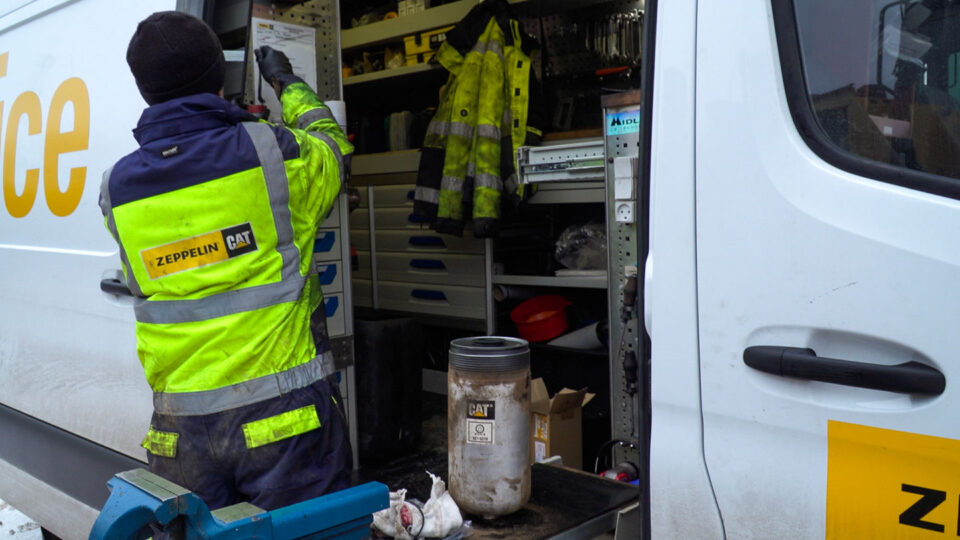 Forside Engelsk - Zeppelin CAT DK